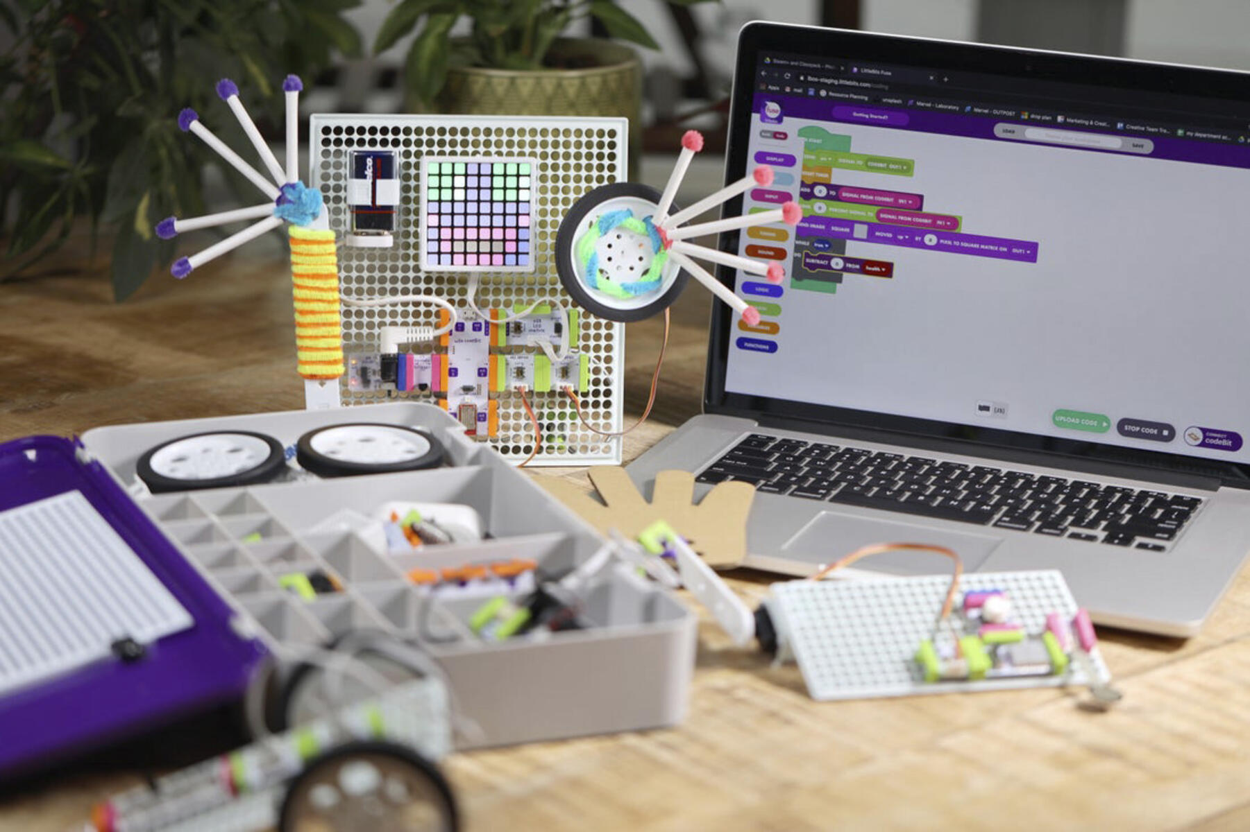 littleBits STEAM+ Class Pack - 10 Kits - 30 Students - Lekolar